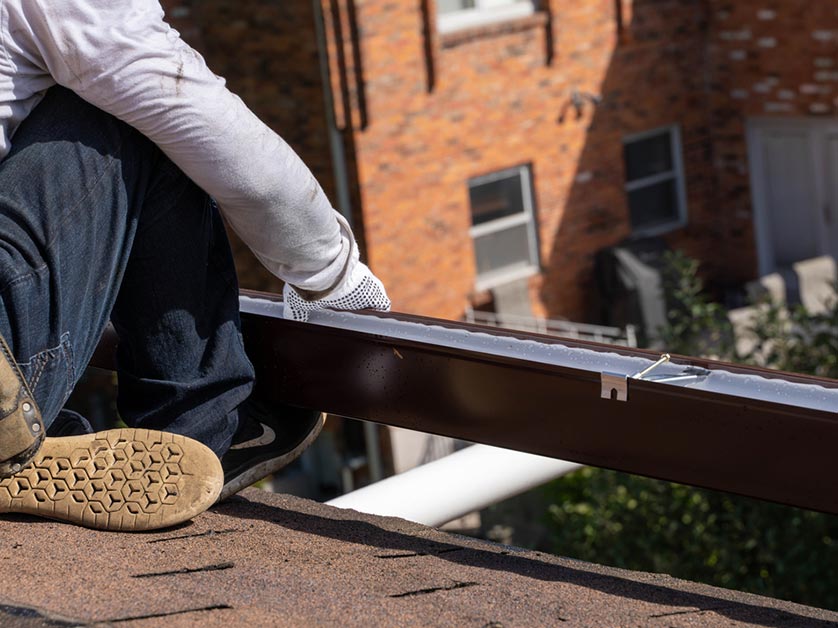 Understanding the Process of Professional Gutter Replacement